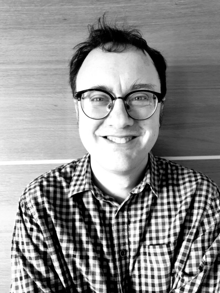 Oxford Operative - Simon - Keyboard Knights